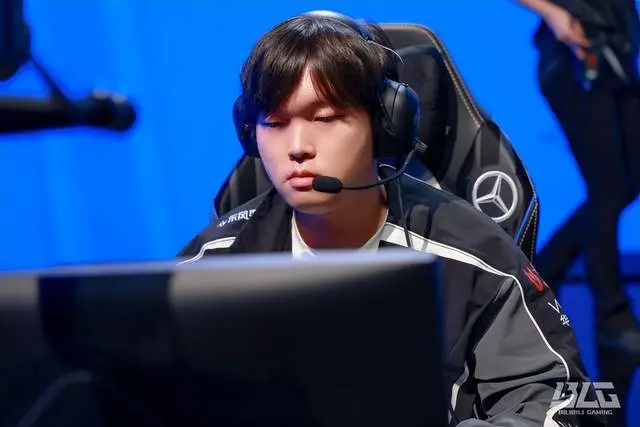 瑞士轮生死战：BLG对决VKS走上救赎之路，卫冕冠军T1迎战100T