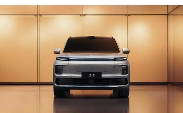 零跑D19首秀 30万级科技豪华旗舰SUV新标杆