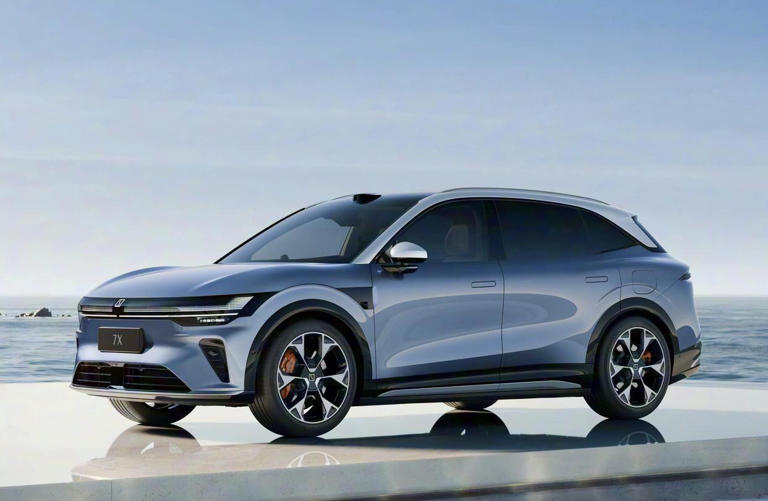 又一新能源SUV，900V平台+CCD电磁悬架，加速2.98s，续航802公里