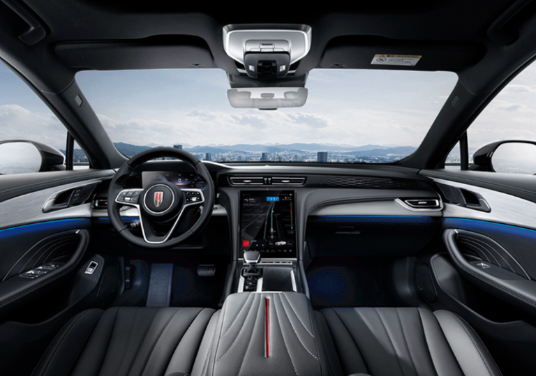 把2.0T+8AT拉入15万以内，这款豪华中型轿车可太香了！