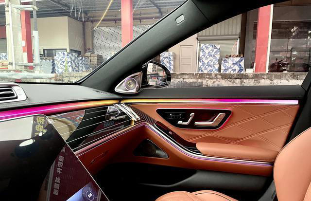 2025新款迈巴赫S480升级主动式氛围灯+4D旋转高音，增加氛围效果
