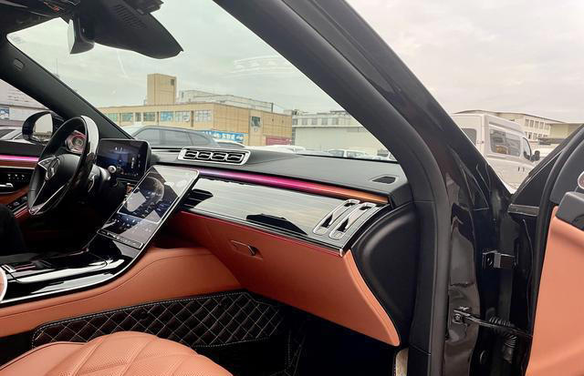 2025新款迈巴赫S480升级主动式氛围灯+4D旋转高音，增加氛围效果