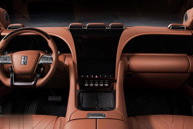 搭载2.0T+四电机，比亚迪仰望U8百公里加速3.9秒