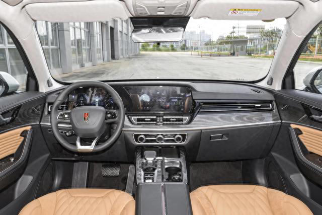 标配高功率2.0T+8AT，红旗HS5用实力说话！咋样？