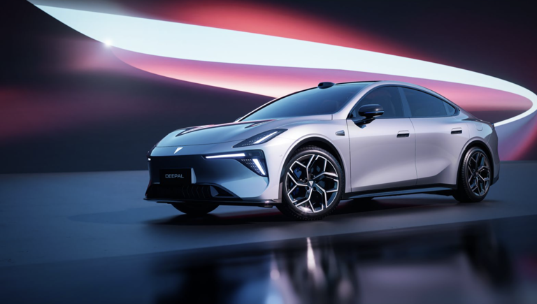 年轻人的dream car，深蓝L06预售价13.99万起