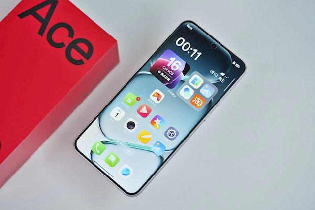 同档唯一165Hz超高刷直屏！一加Ace 6图赏