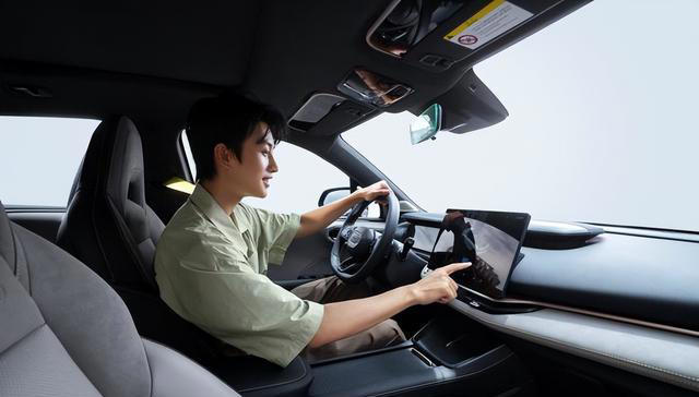 日常通勤、露营开什么SUV比较好？领克06 Relive有个性更安全