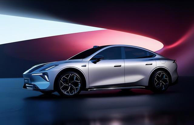 搭配法拉利同款悬架 只要13.99-16.19万元 长安深蓝L06开启预售