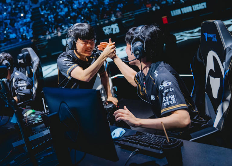 不同往昔，赛事官方分享S7与S15 BDD、Cuzz、Ruler神情对比