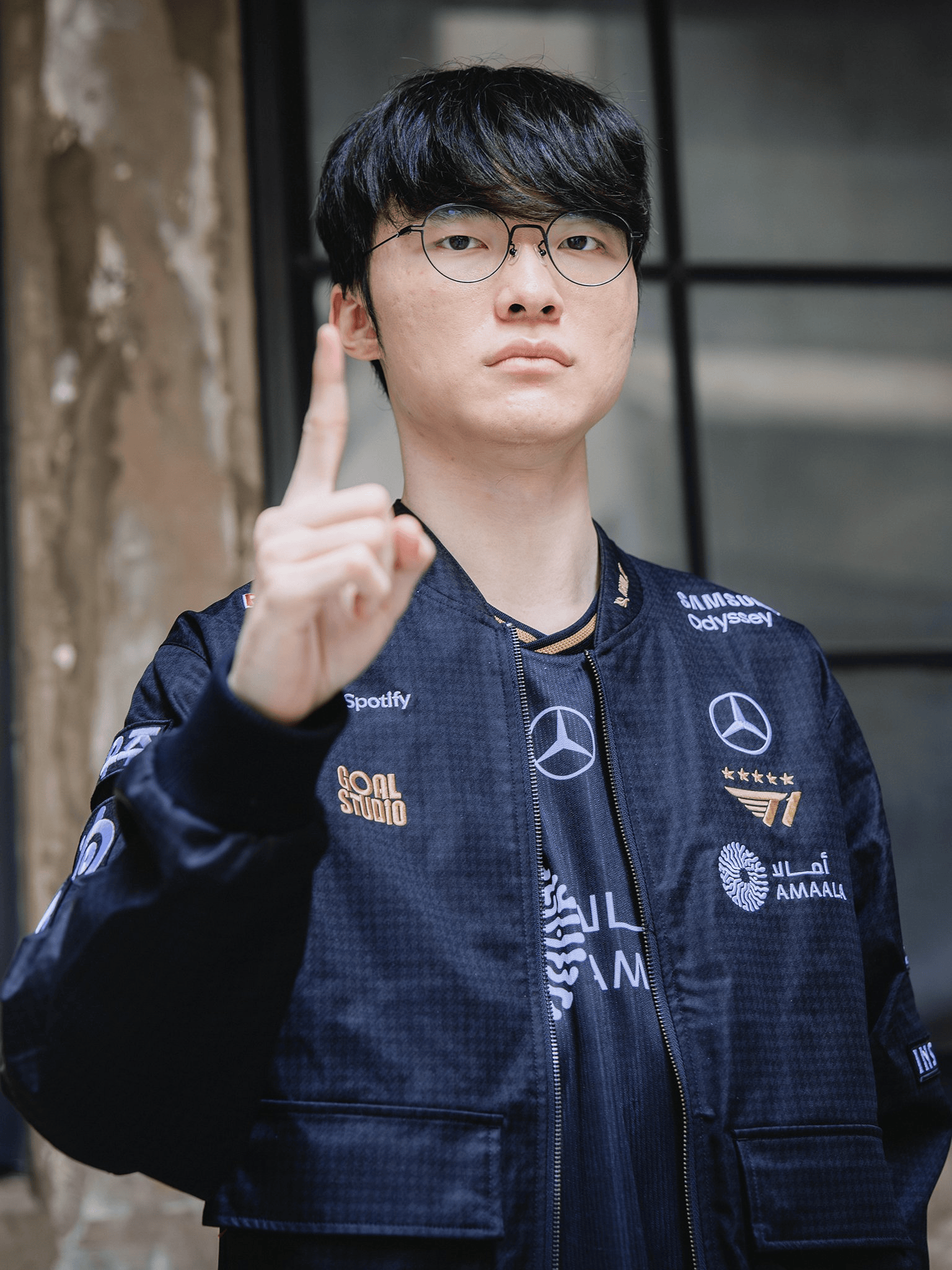 LOL官方发文：T1.Faker的全球总决赛胜场超过了SKT.Faker