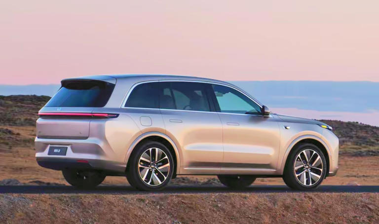 国产家用SUV选它不会错，大6座+续航超1300km，奶爸车名不虚传！