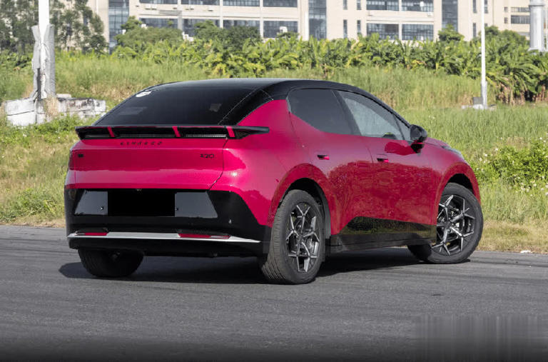 领克Z20基于SEA浩瀚架构，动力续航单一，适合家庭用户