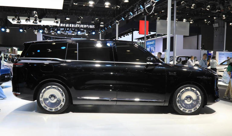 “9系”新成员：智己LS9预售在即，配增程动力，纯电续航达402km