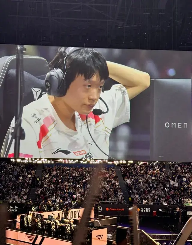 T1战胜AL晋级四强！Tabe的BP引热议，Hope表现冲上热搜！