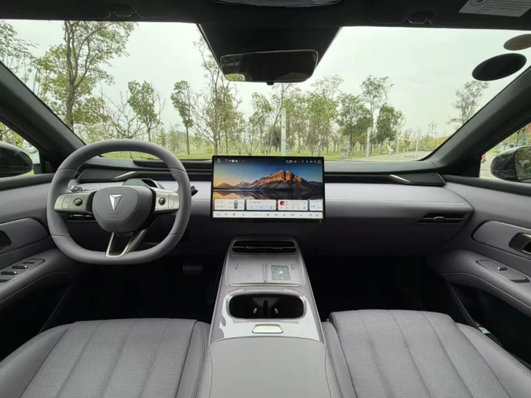 全系激光雷达+法拉利同款悬架！深蓝L06这是要掀桌子？