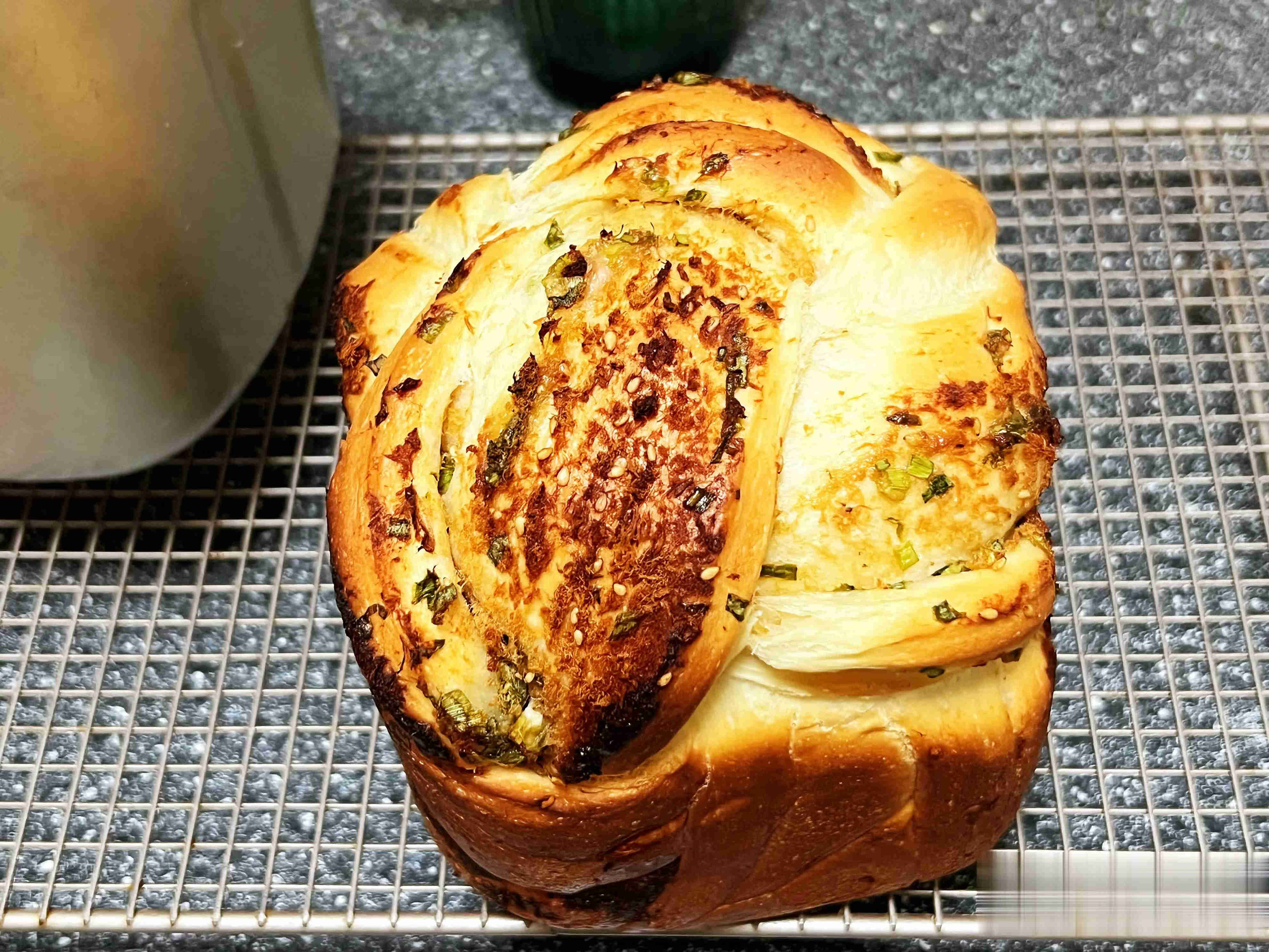 外面面包又贵又不放心，面包机做香葱肉松面包教程来了！