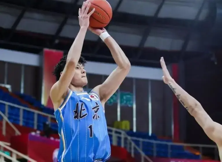 曾凡博现身澳大利亚，可能加盟NBL球队，短期内不会回到CBA