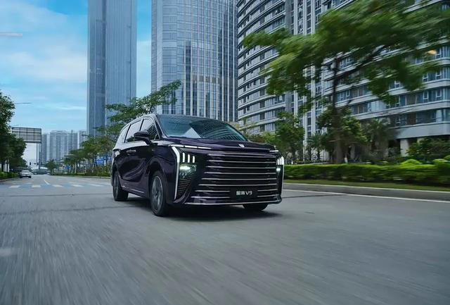 15万拿下中大型插混MPV！星海V9这波杀疯了