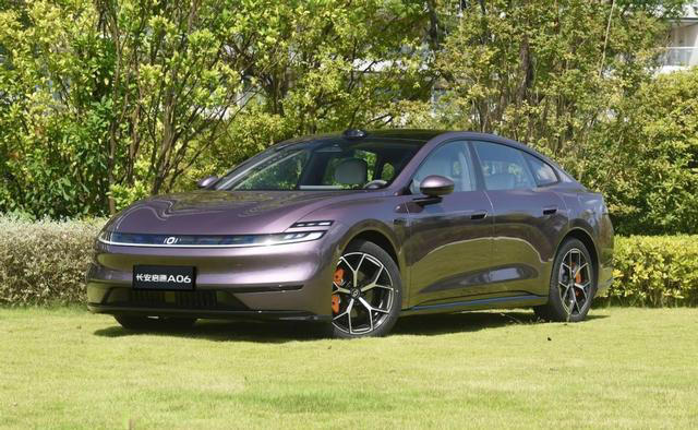 都是13万级却有600km+续航：长安启源A06跟小鹏MONA M03谁更狠？