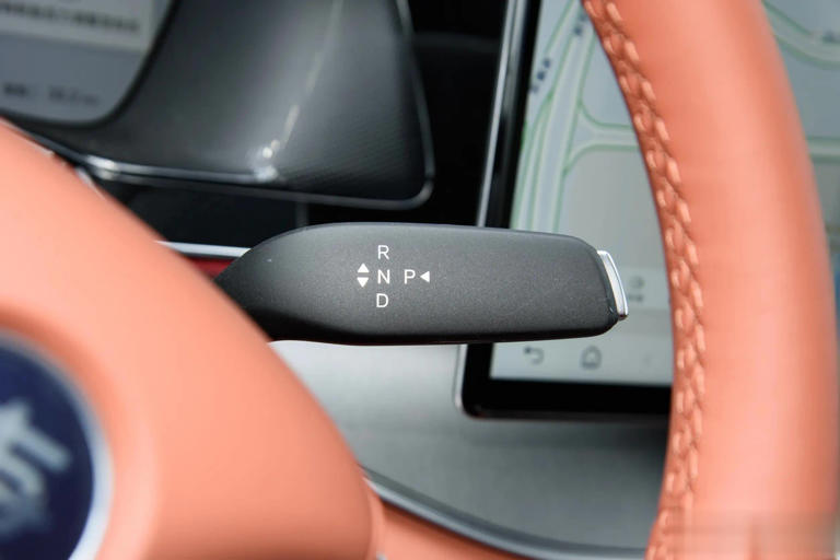 比亚迪唐DM - i 175km版上市，续航智能双升级