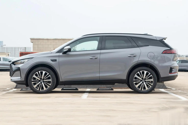 比亚迪唐DM - i 175km版上市，续航智能双升级