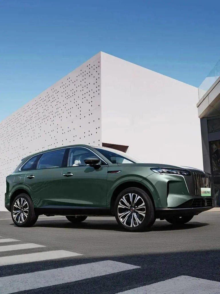 豪华大五座SUV首选！续航超1500km，红旗HS6 PHEV开启盲订