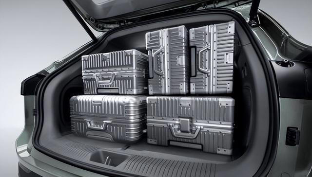 有适合家用的SUV推荐吗？红旗HS6PHEV不容错过