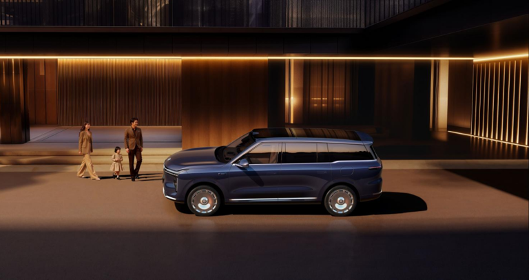 1500km续航+4秒破百！智己LS9预售重塑大六座技术格局