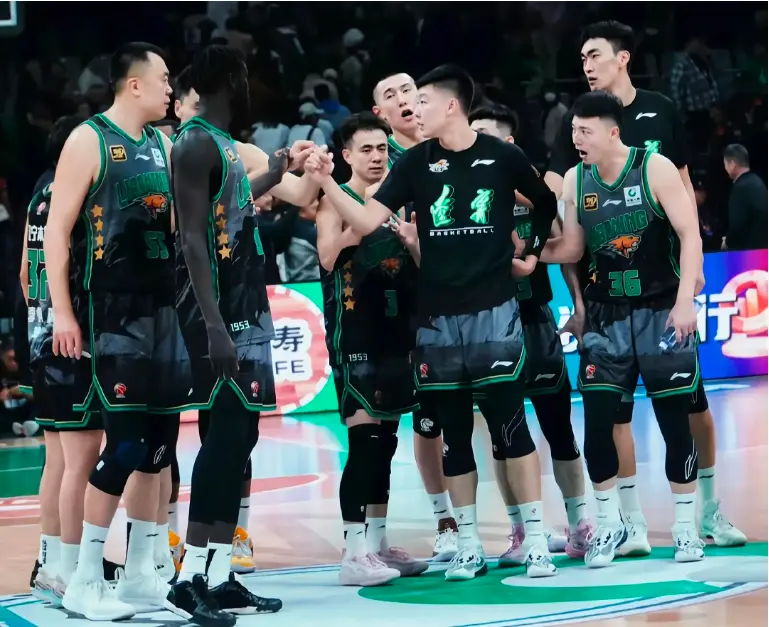 CCTV5直播，辽宁男篮PK澳门男篮，杨鸣拒绝爆冷，冲击2连胜！