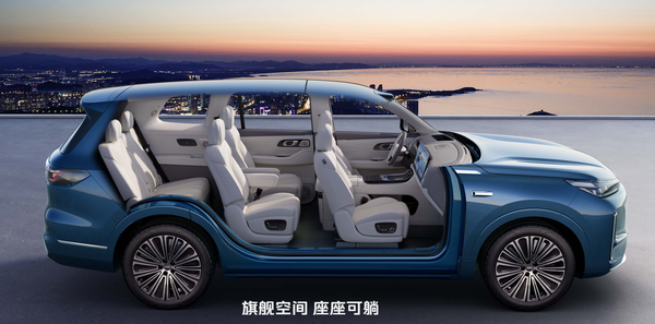 吉利银河M9 VS奇瑞风云T11 国产大六座SUV你选谁？