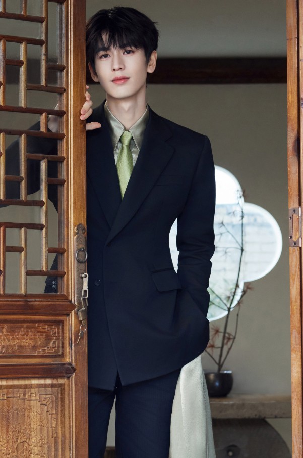 张凌赫曾梦想进国家电网