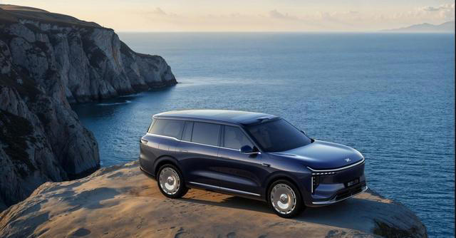 重新定义大六座SUV价值标杆，上汽旗舰智己LS9预售价33.69万起