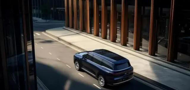 5.2米巨兽原地掉头！智己LS9首发：402km纯电续航+线控黑科技