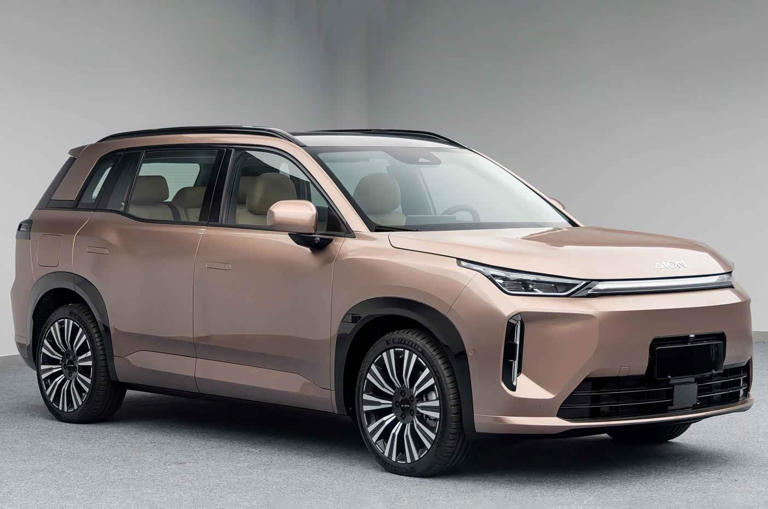 埃安AION i60开启预售，11.98万起，国民车的表现如何？