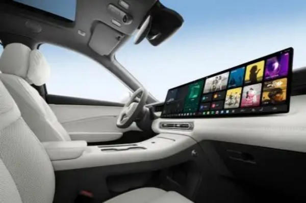 红旗HS6 PHEV获吉尼斯记录 续航最高达2327.343km