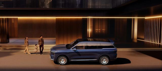 智己LS9预售价33.69万元起，30分钟小订突破8000台