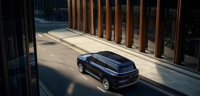 33.69万起的上汽旗舰智己LS9，挑战一众“9字头”旗舰？