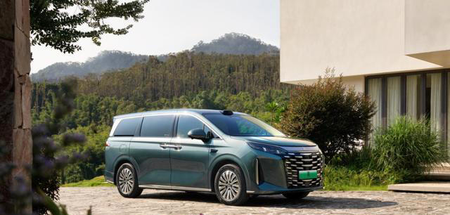 SUV靠边站！力挫GL8、赛那，比亚迪2026款夏连环杀！