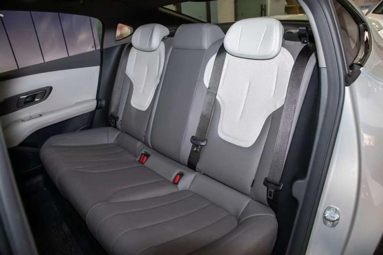 磁流变悬架限时送，续航670km配3nm芯片，深蓝L06真香！