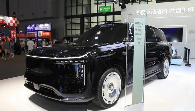 预售价33.69万起，智己LS9综合续航超1500公里，全尺寸大六座SUV