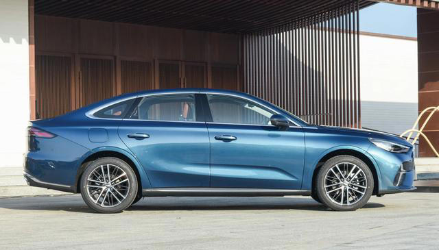 限时价6.89万起，提供1.5T／1.5L动力可选，全新第5代帝豪开启预售