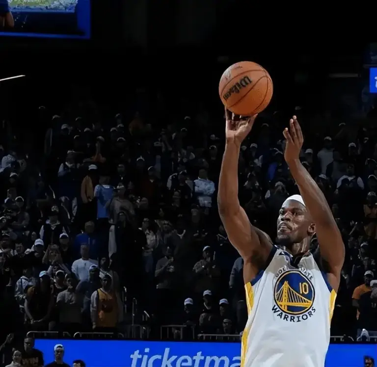 勇士119-139开拓者遭4坏消息！巴特勒格林曝隐患，波杰引绝望！