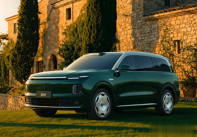 问界M9又多一个平替！零跑D19将至，百万级平台、零百3秒级！