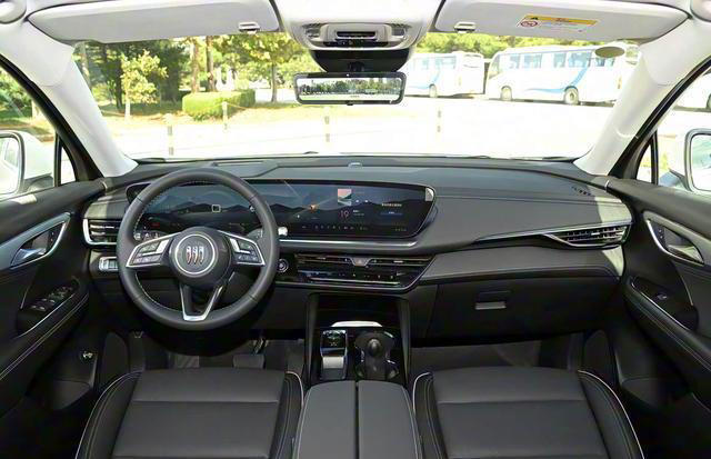 全系标配2.0T+9AT！外观大气，2026款昂科威Plus来了