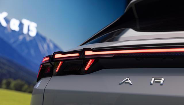 零跑C11和全新阿尔法T5增程版：驾驶辅助功能谁更全面