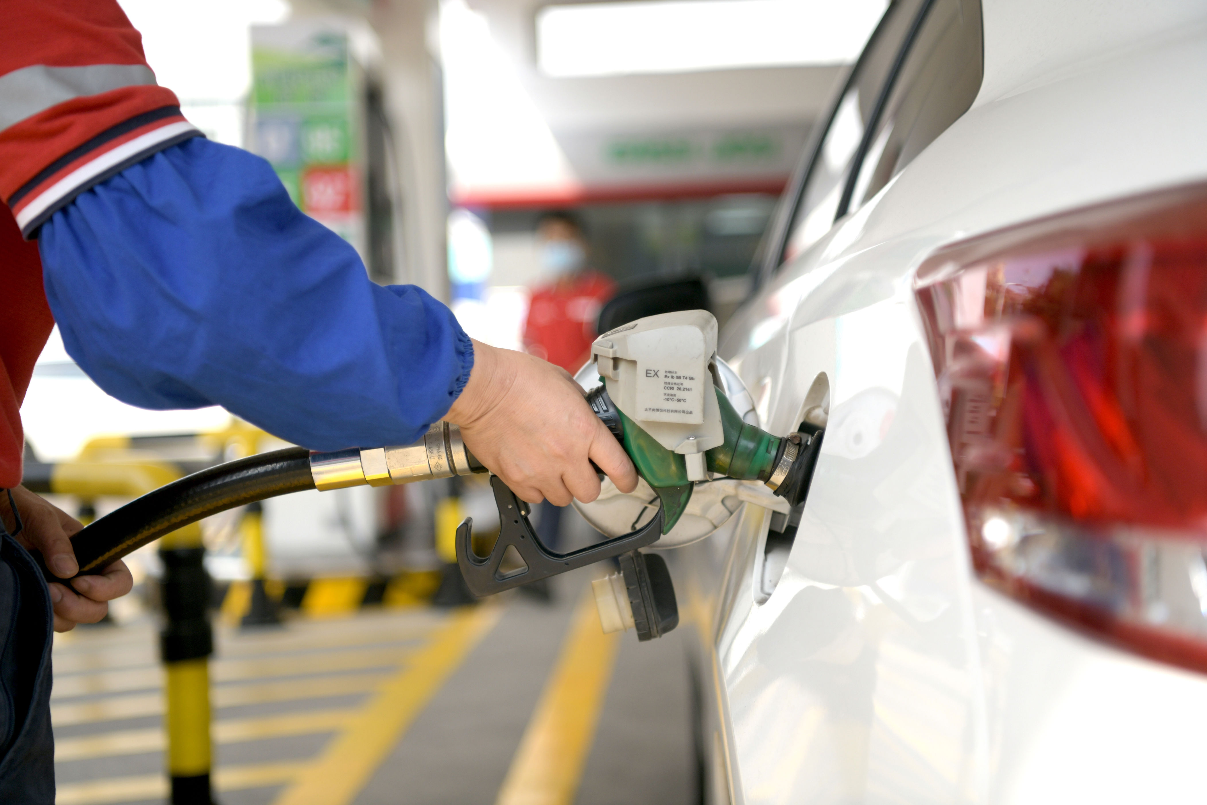 油价年内第九次下调，加50升92号汽油少花10.5元