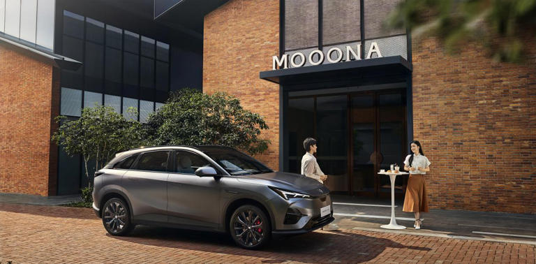 极狐汽车续航力作：极狐阿尔法T5以超低风阻与5C超充重塑纯电标杆