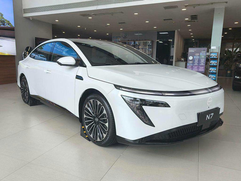 东风日产N6实车曝光！内外延续N7设计思路，又是新爆款？