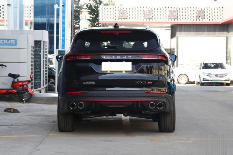 捷途X70 PRO与瑞虎8同级，搭1.5T/1.6T/2.0T动力