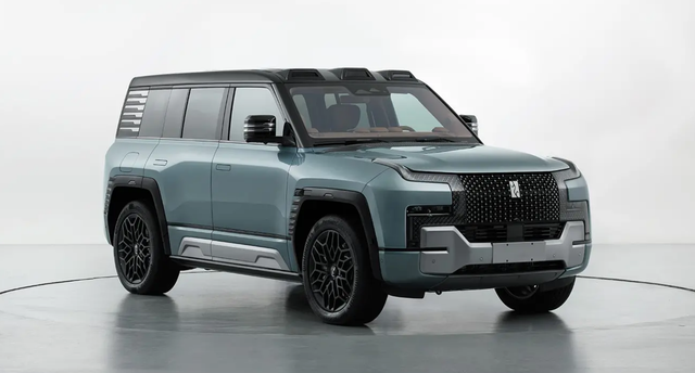 搭载2.0T+四电机，比亚迪仰望U8百公里加速3.9秒